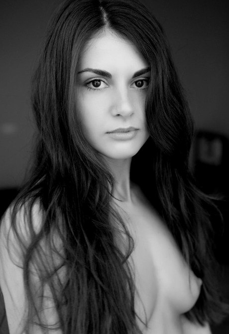 Amelia Riven Met Art Erotic Beauties
